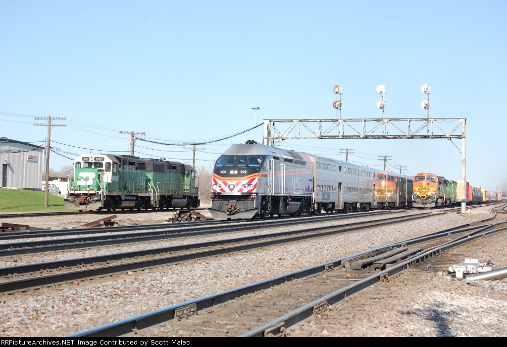 METX 402, BNSF 1501 & 4949